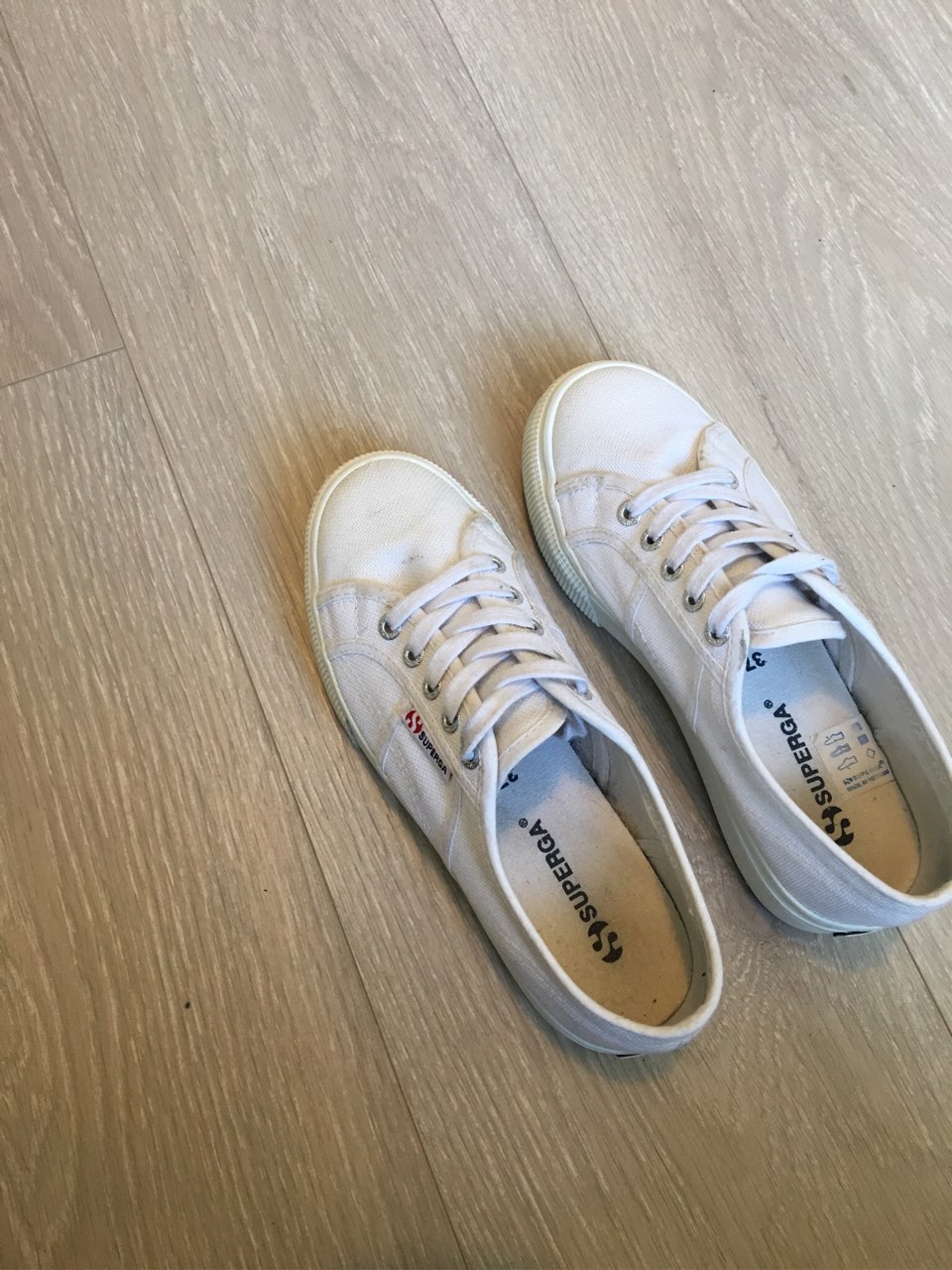 Hvite Superga sko • Tise