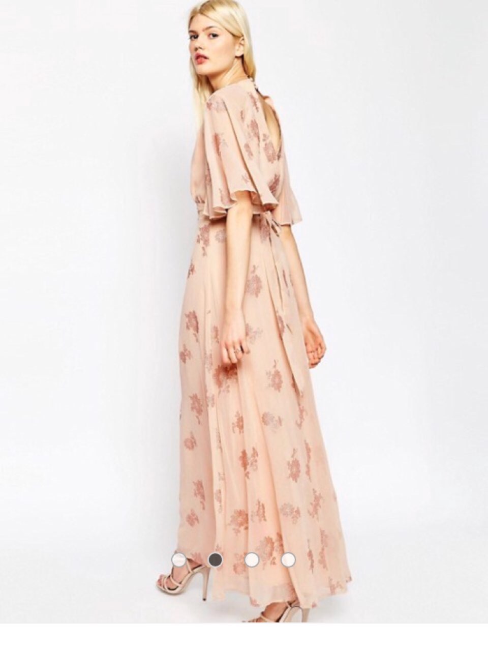 Nydelig maxikjole • Tise