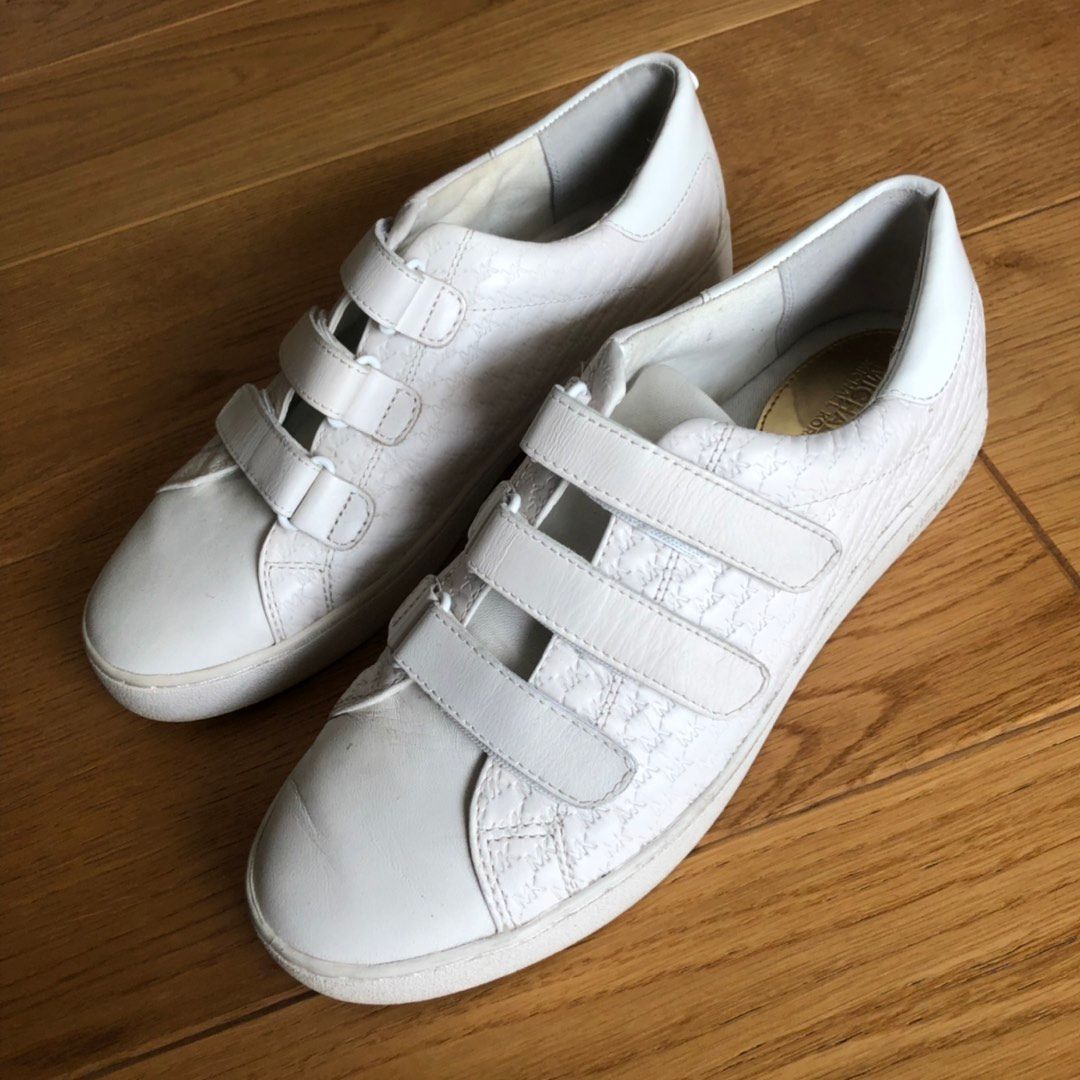 Hvite sneakers • Tise