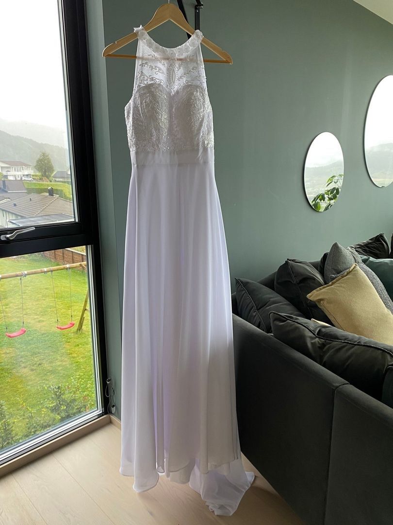 Nydelig brudekjole • Tise