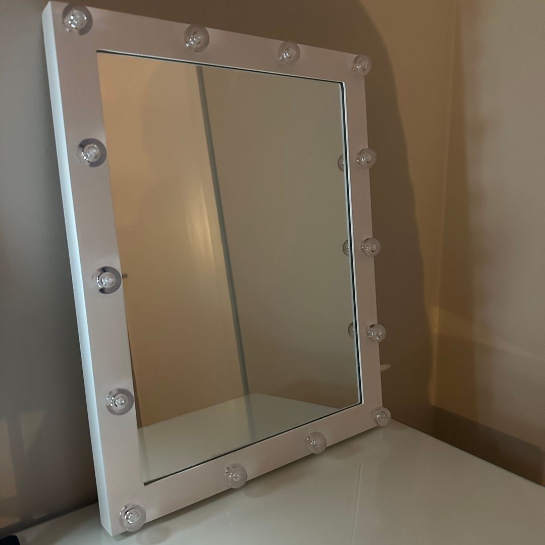 Sminke speil • Tise