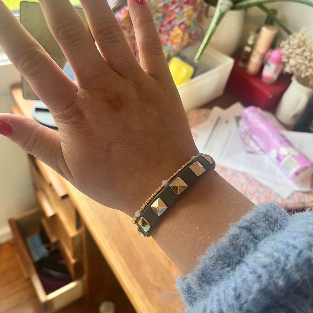 Grå Dark armbånd • Tise