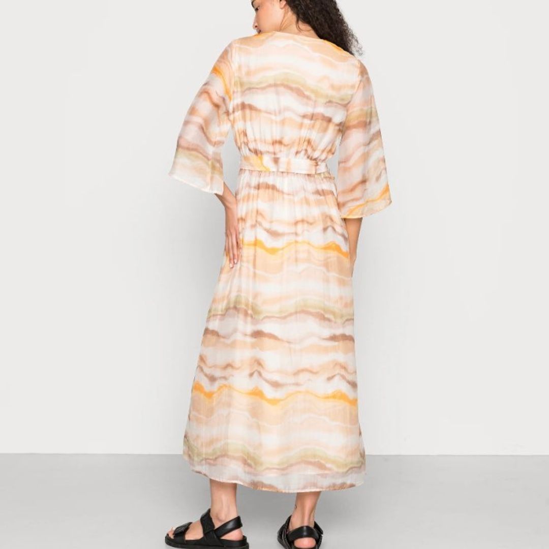 Nydelig kjole • Tise