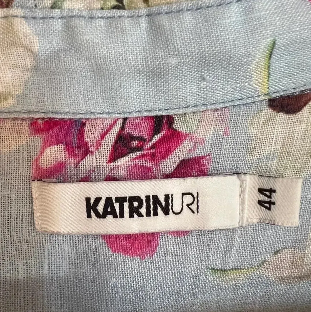 KATRIN URI • Tise