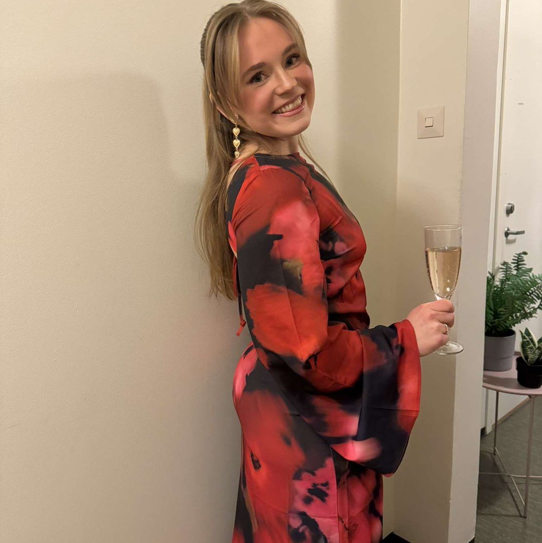 Nydelig kjole • Tise