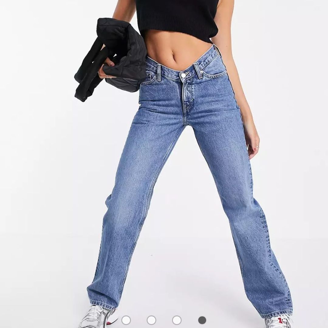 V cut jeans • Tise