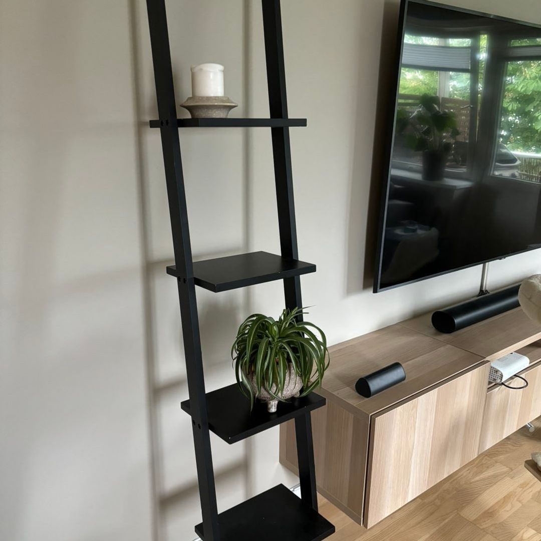 Stige/trappehylle • Tise