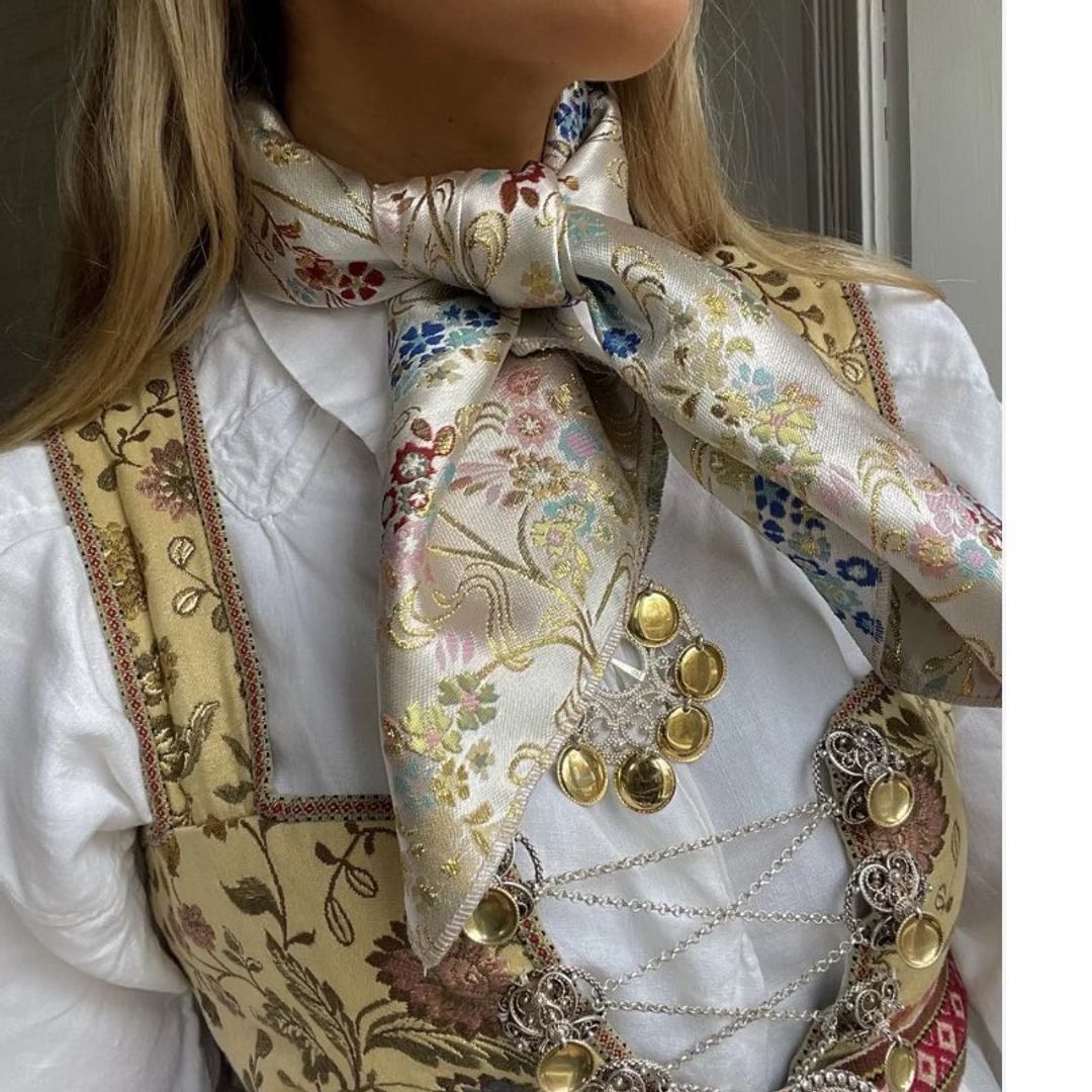 Silkeskjerf • Tise