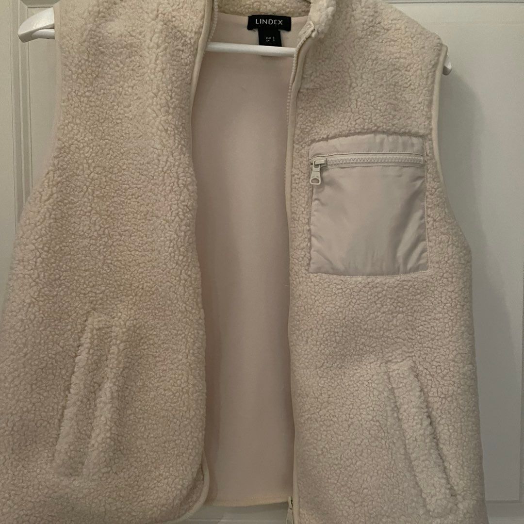 Teddy vest Lindex • Tise